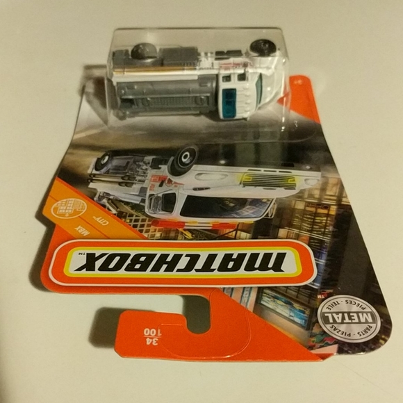 MATCHBOX | Toys | Matchbox Freightliner M2 6 | Poshmark